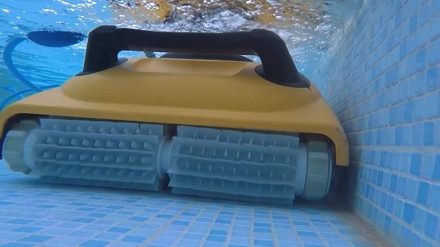 Dolphin Wave 20 Pool Cleaner Review
