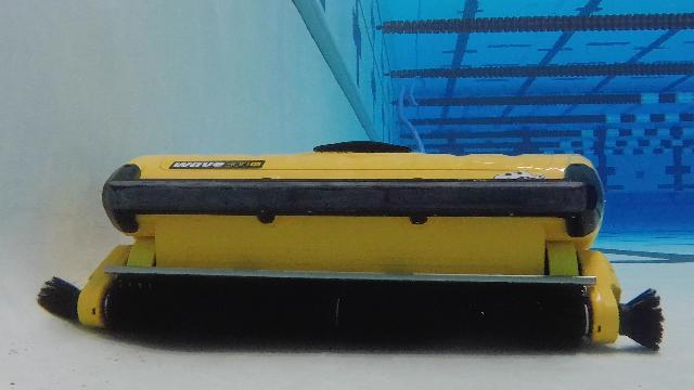 Dolphin Wave 300XL Pool Cleaner Review